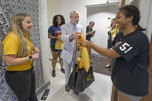 Faculty and staff welcome freshmen students to their new homes - VCU ...